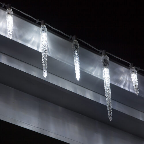 C7 120V Falling Icicle Cool White LED Bulbs - Wintergreen Corporation